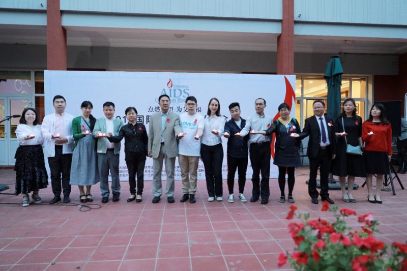 China marks International AIDS Candlelight Memorial Day | UNAIDS