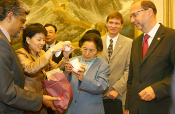 Visit to China, 7-12 September 2006 | ONUSIDA