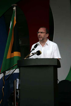 UNAIDS Executive Director Dr Peter Piot visited South Africa | ONUSIDA